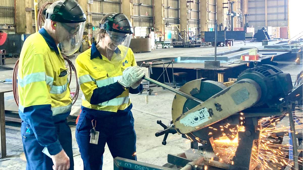 Fitter work store