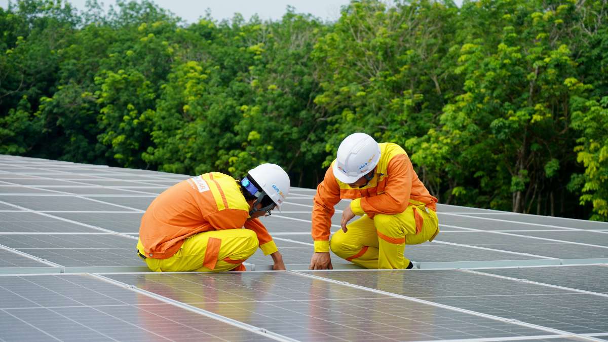 Why Renewable Energy Apprentices Can Get 10K